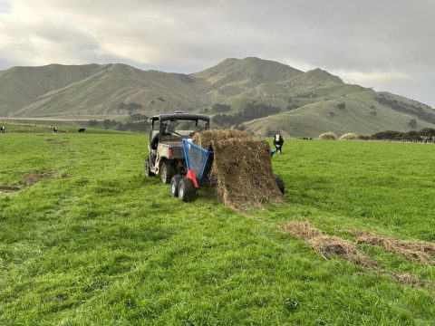 Towable Bale Feeders - Daytech Engineering